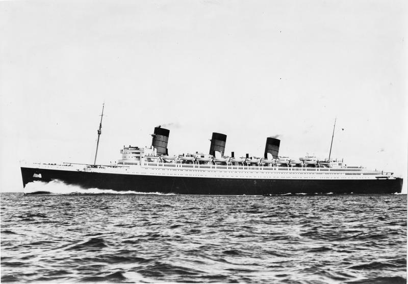 SS Queen Mary at sea | MIT Museum