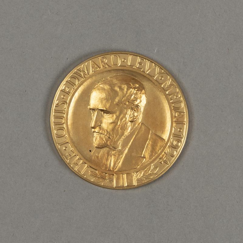 Louis Edward Levy Medal | MIT Museum